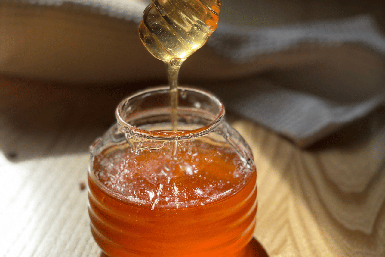 Honung: Naturens helande nektar och dess välgörande fördelar – Natural ...